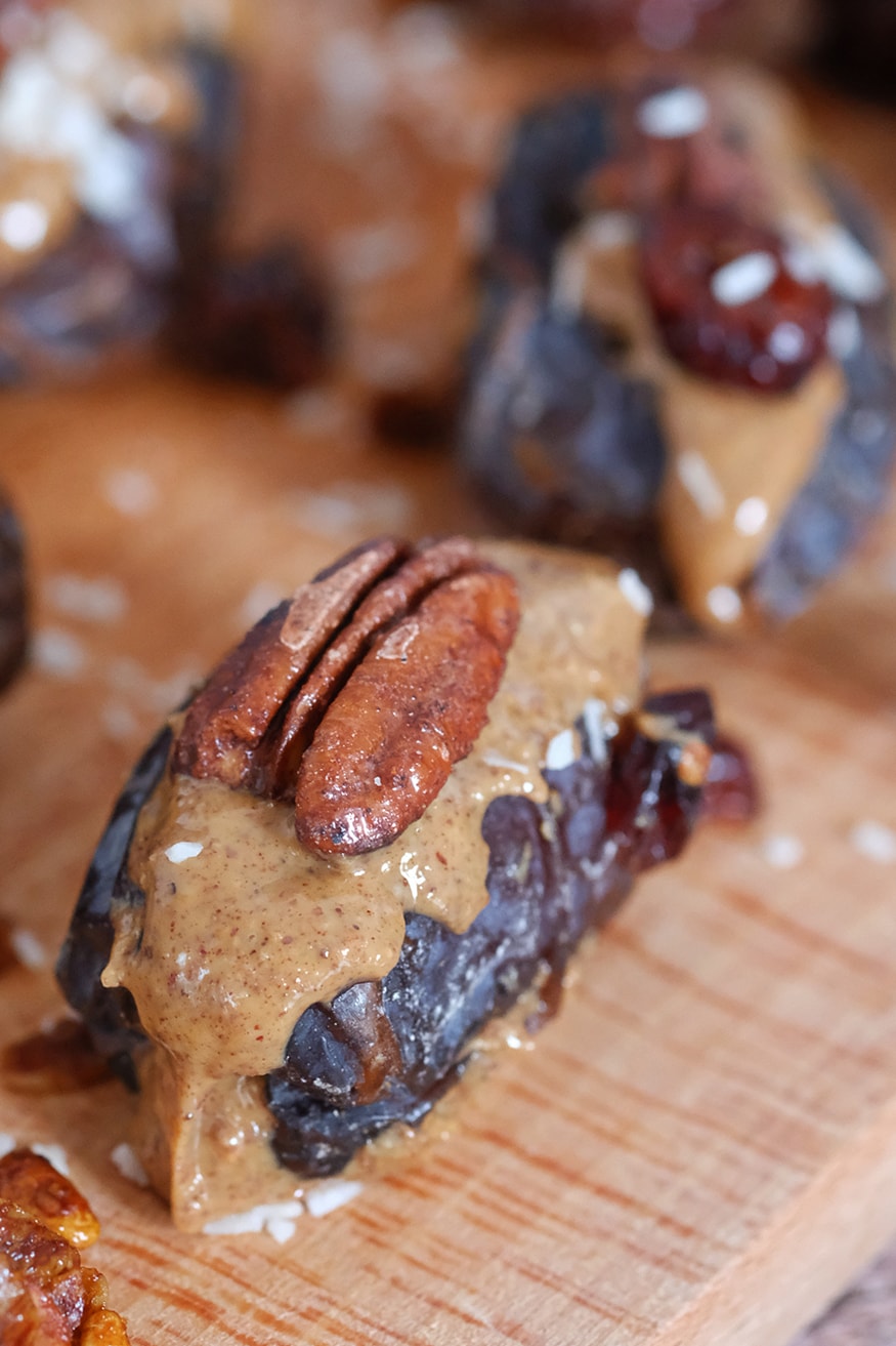 Dattes farcies à la cannelle et au beurre de cacahuètes - Healthy Alie