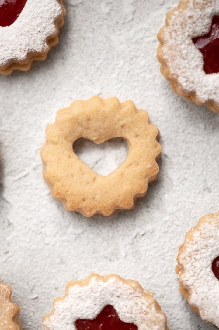Biscuits vegan à la confiture de fraises - Healthy Alie