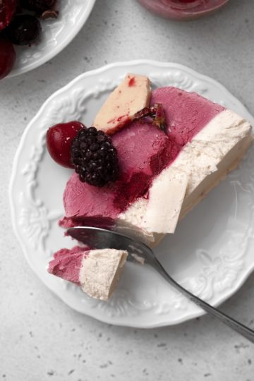 Bûche glaçée vegan aux fruits rouges et chocolat blanc - Healthy Alie