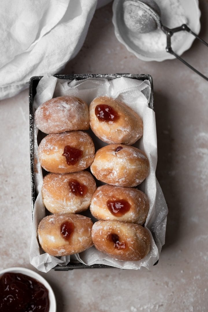 Beignets vegan fourrés à la confiture et cuits au four - Healthy Alie