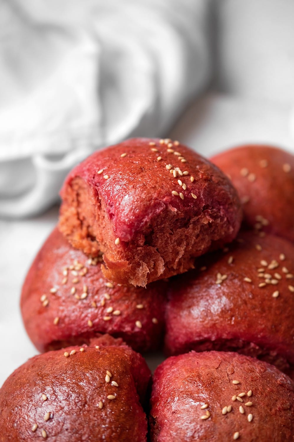 Petits pains vegan à la poudre de betterave - Healthy Alie