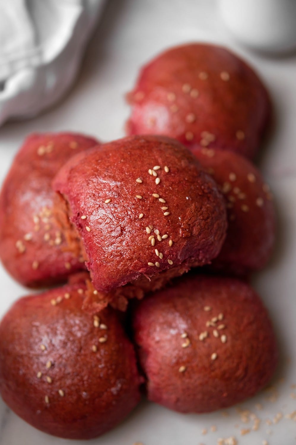 Petits pains vegan à la poudre de betterave - Healthy Alie
